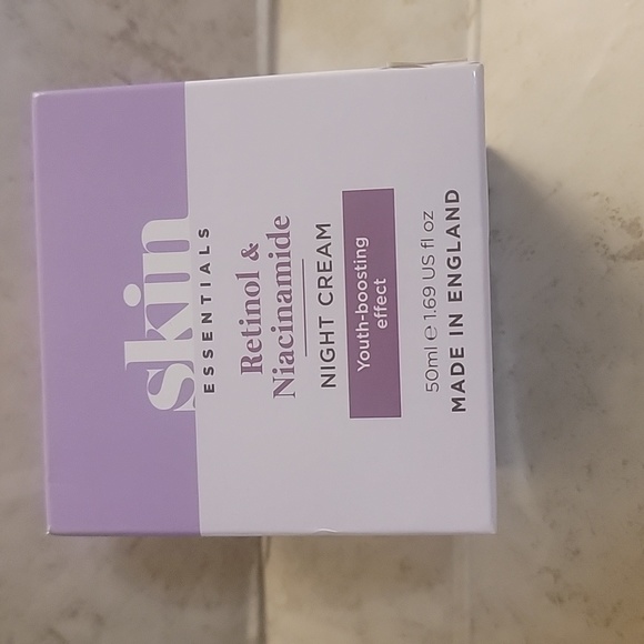 Skin Essentials | Skincare | Skin Essentials Retinol Niacinamide Night ...